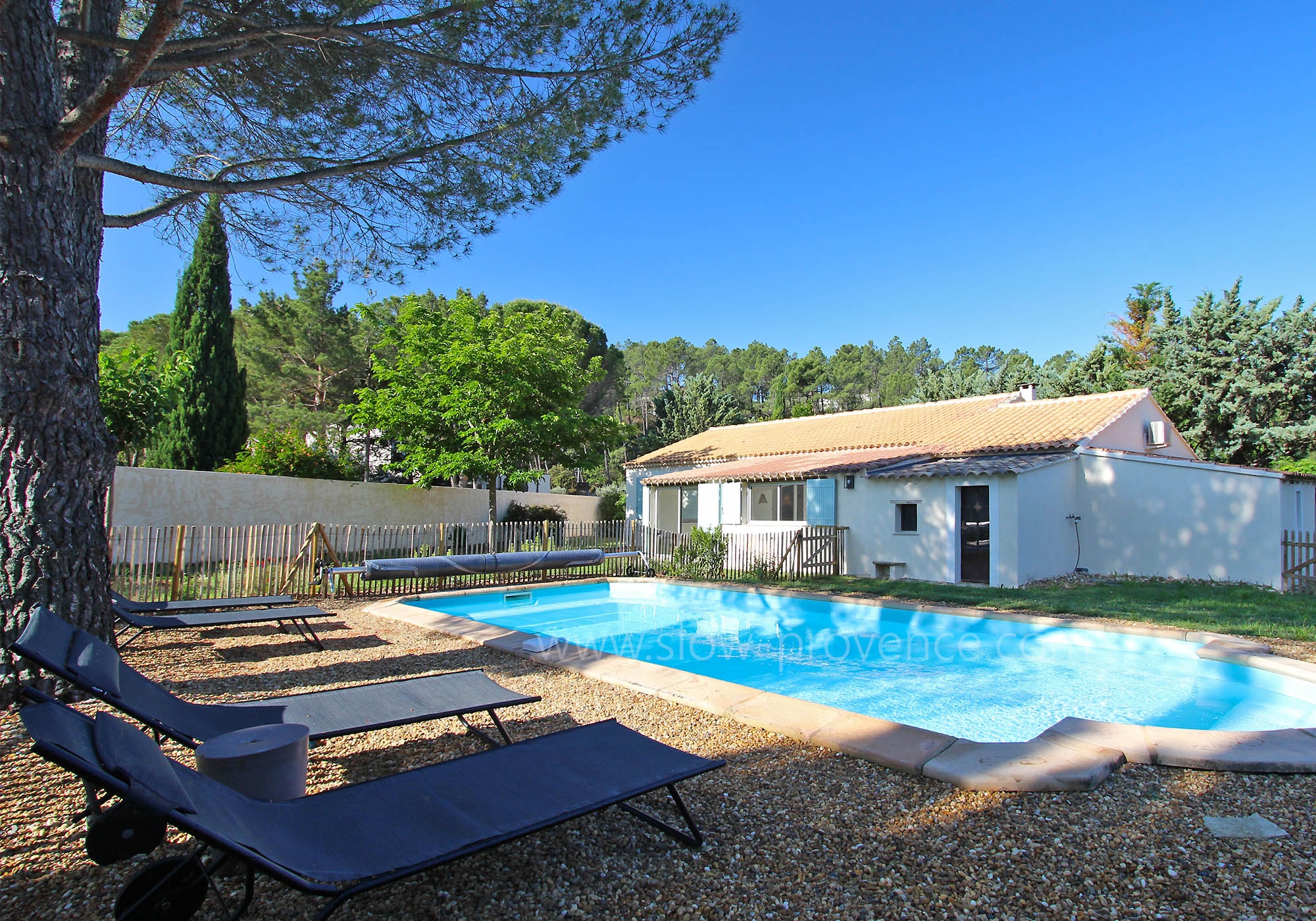 Bedoin family-friendly villa with private pool near village