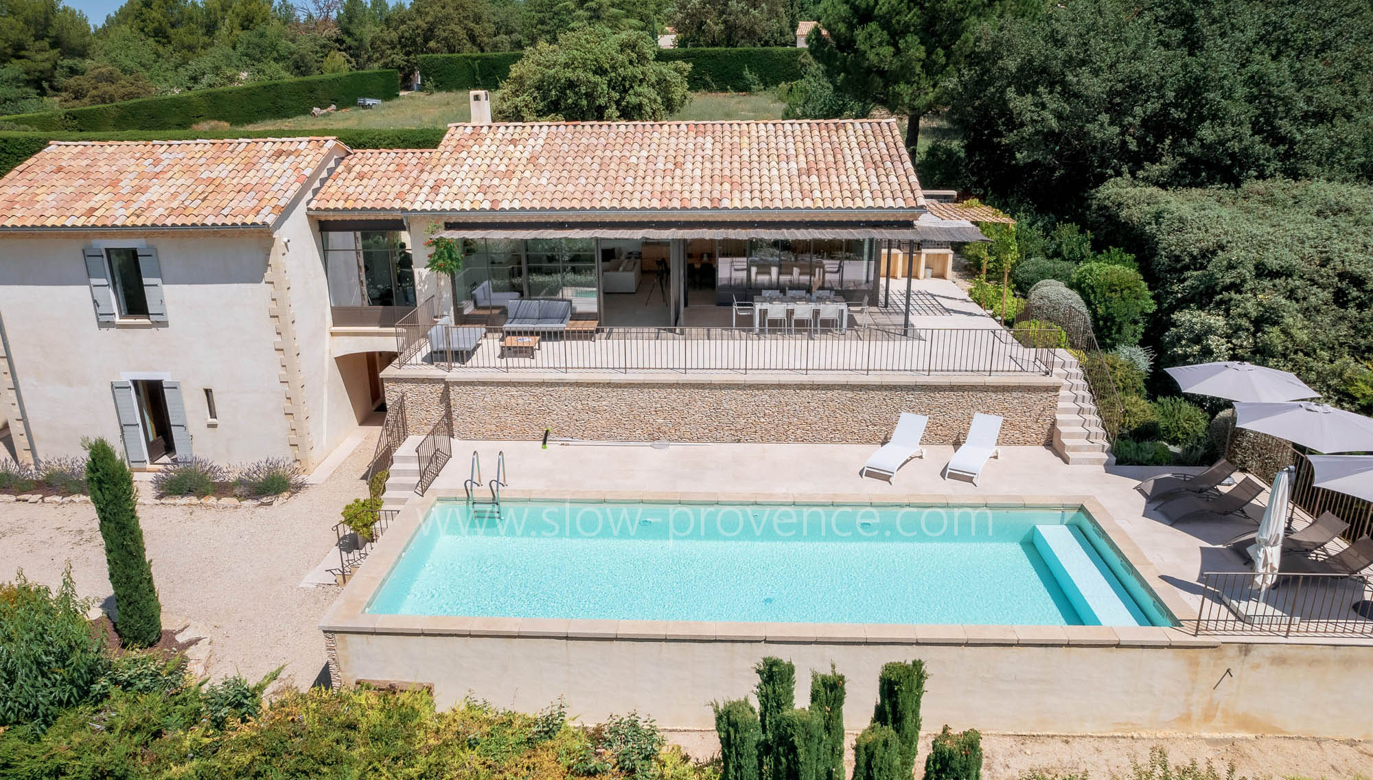 Superbe villa à Crillon le Brave avec piscine privée chauffée