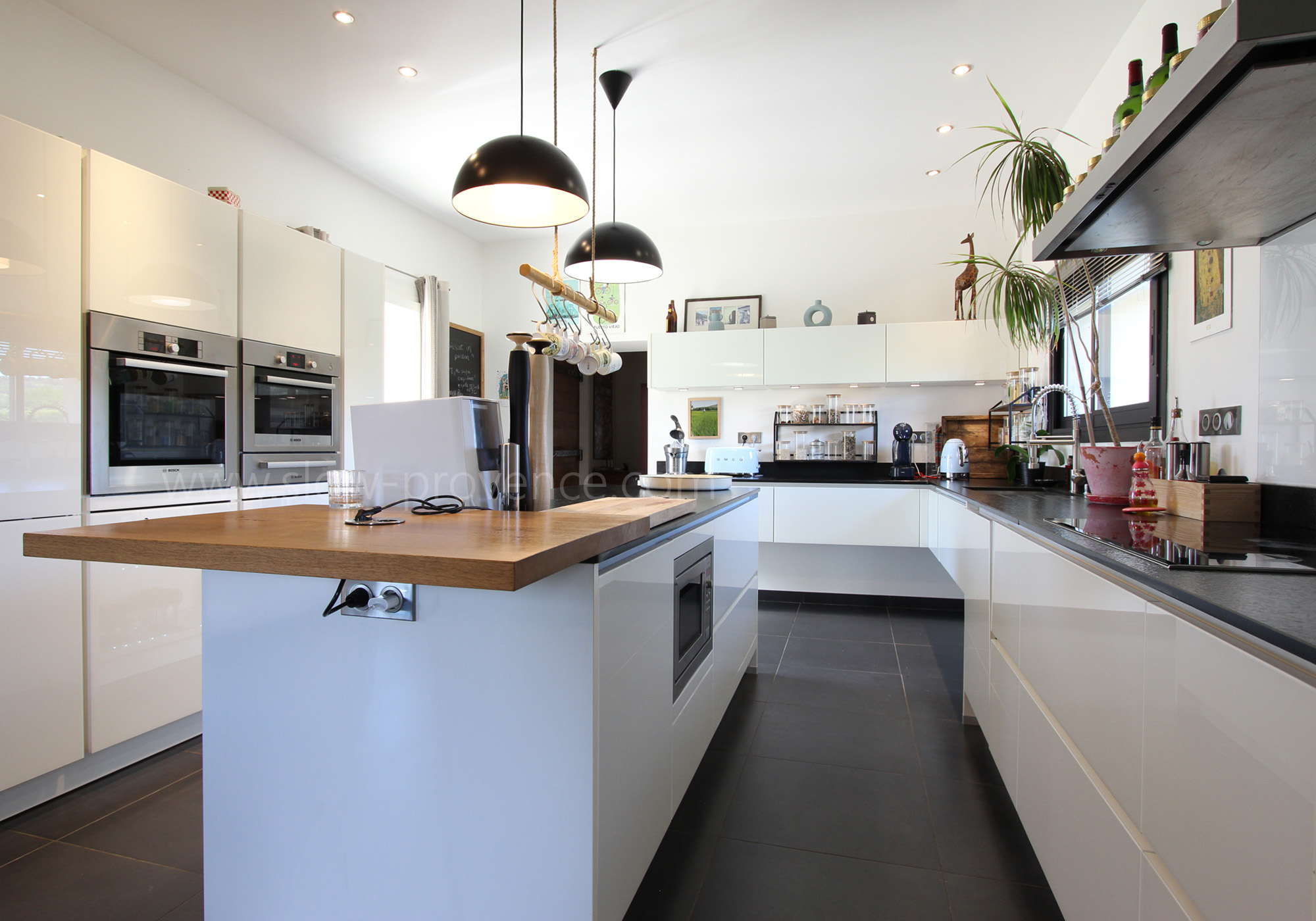 Crillon-le-Brave charming stonehouse with a large pool