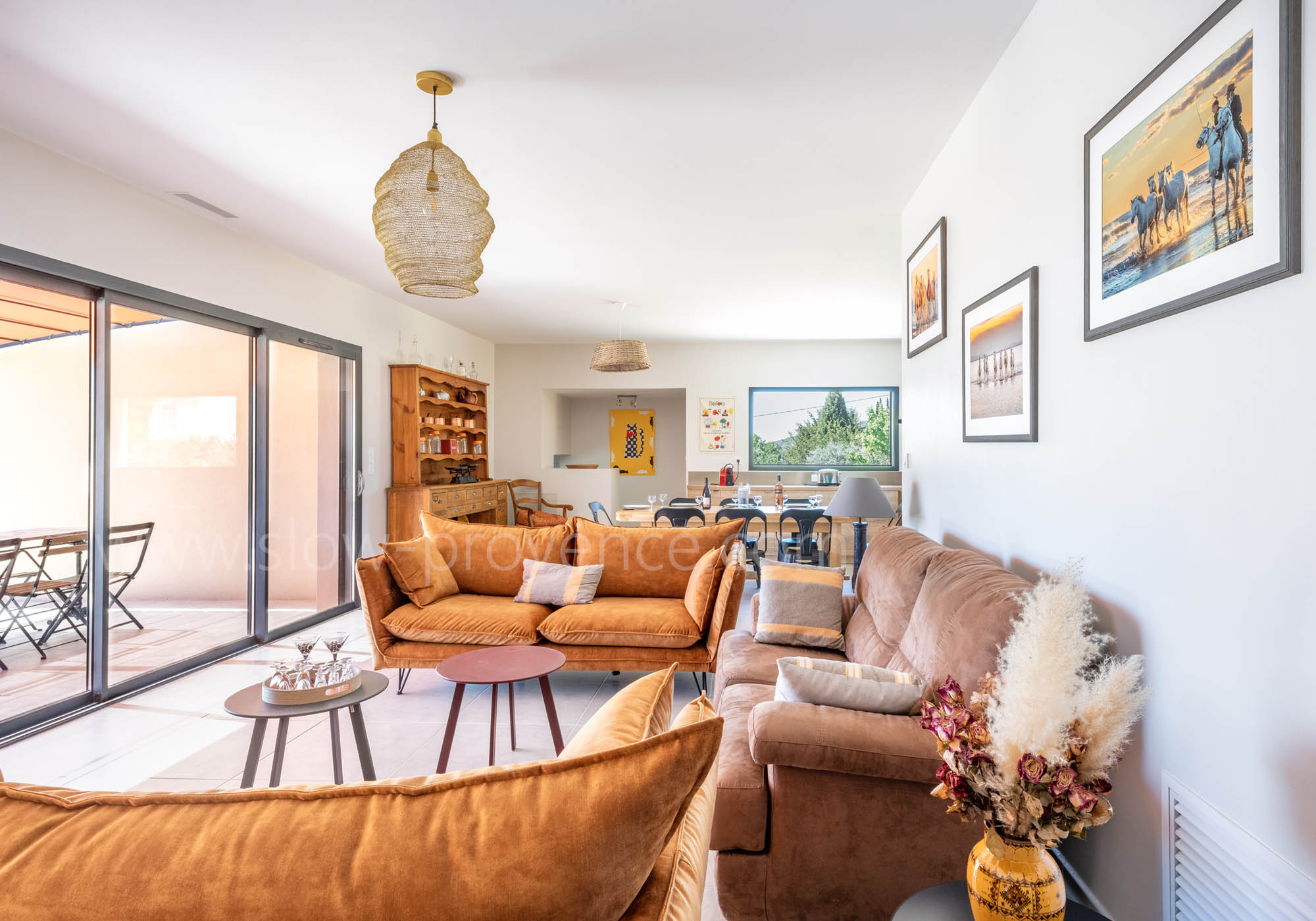 Air-conditioned villa with private pool, ideal for 2 couples