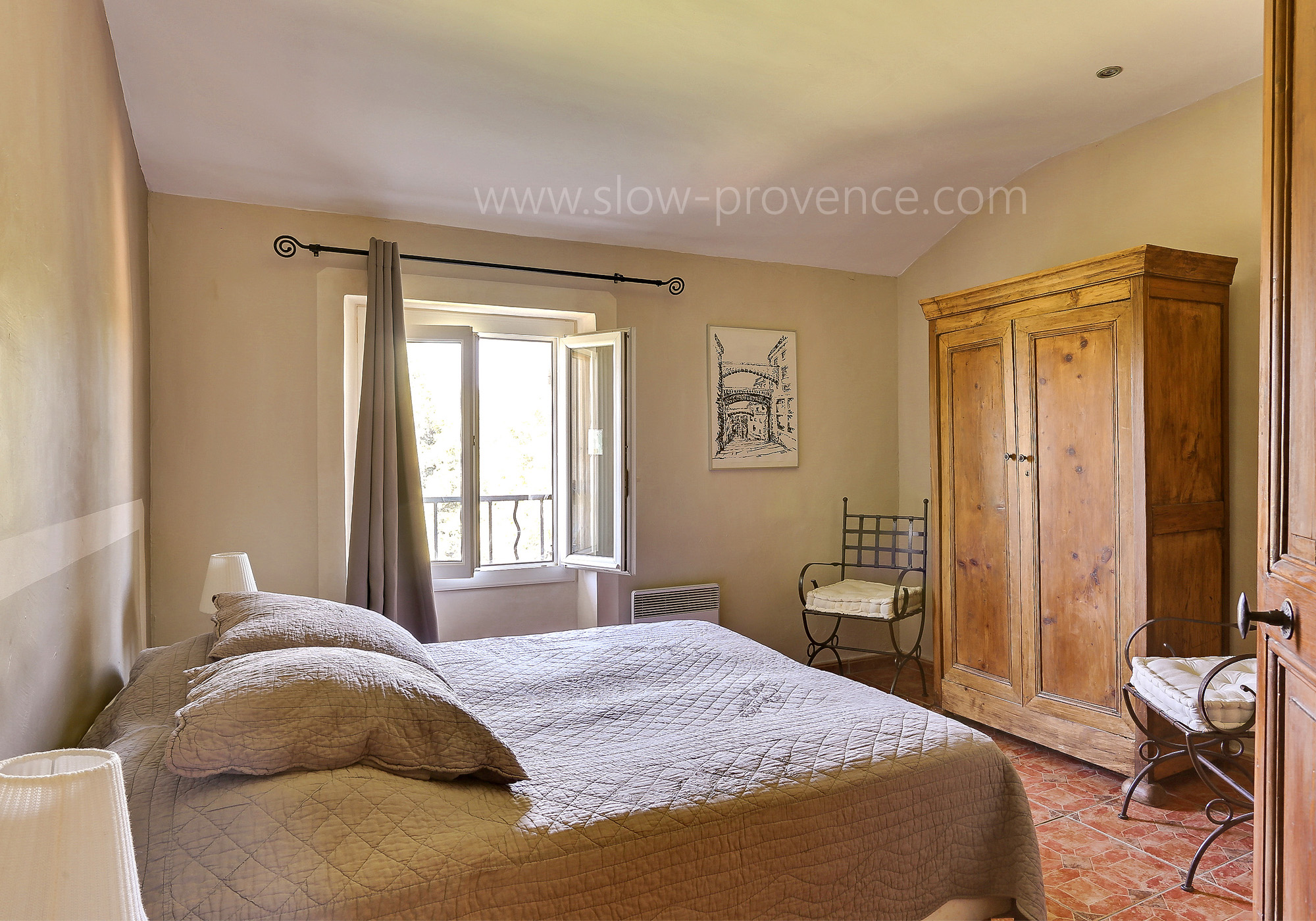 Large family-friendly Provencal farmhouse with a heated swimming pool