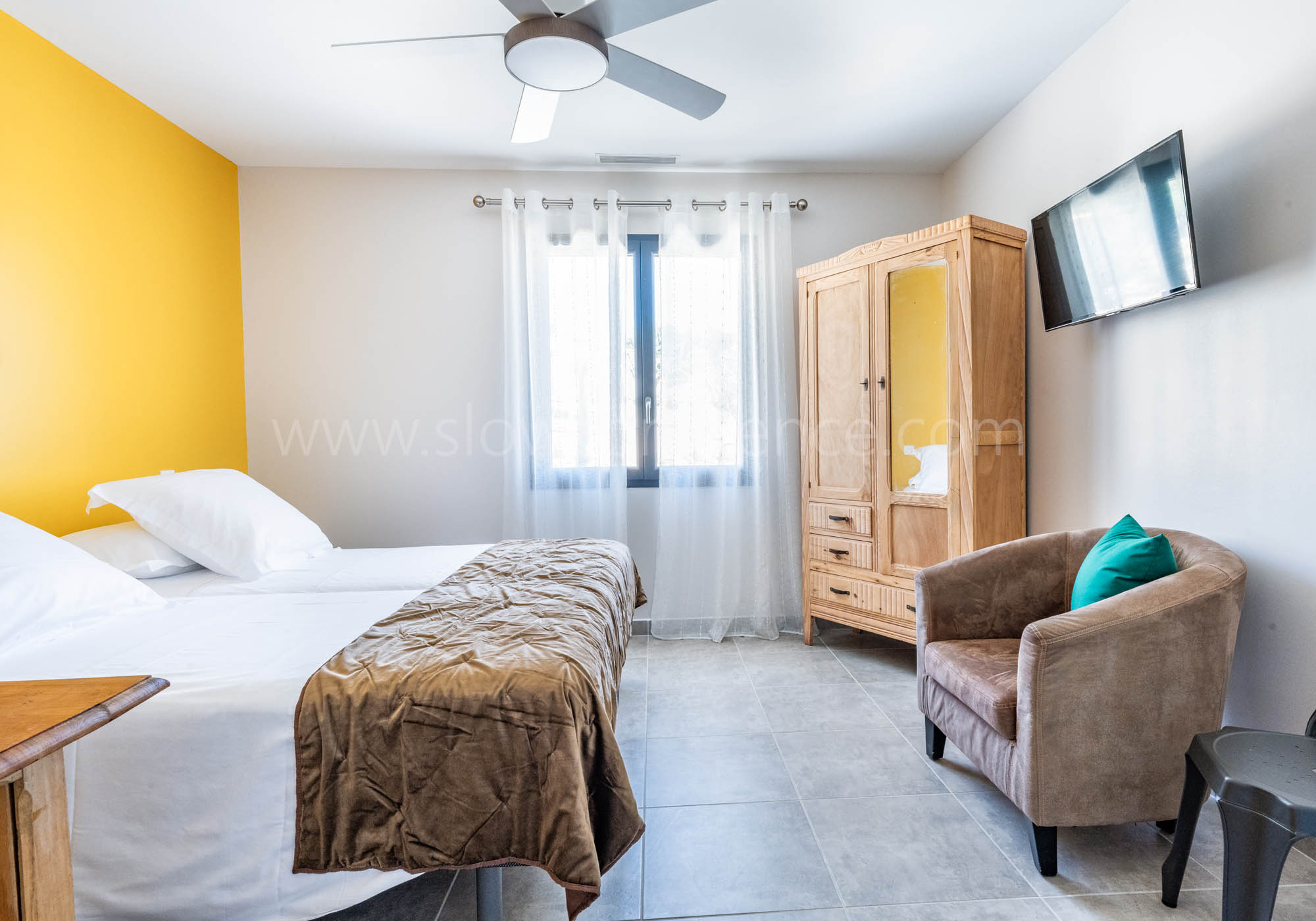 Air-conditioned villa with private pool, ideal for 2 couples